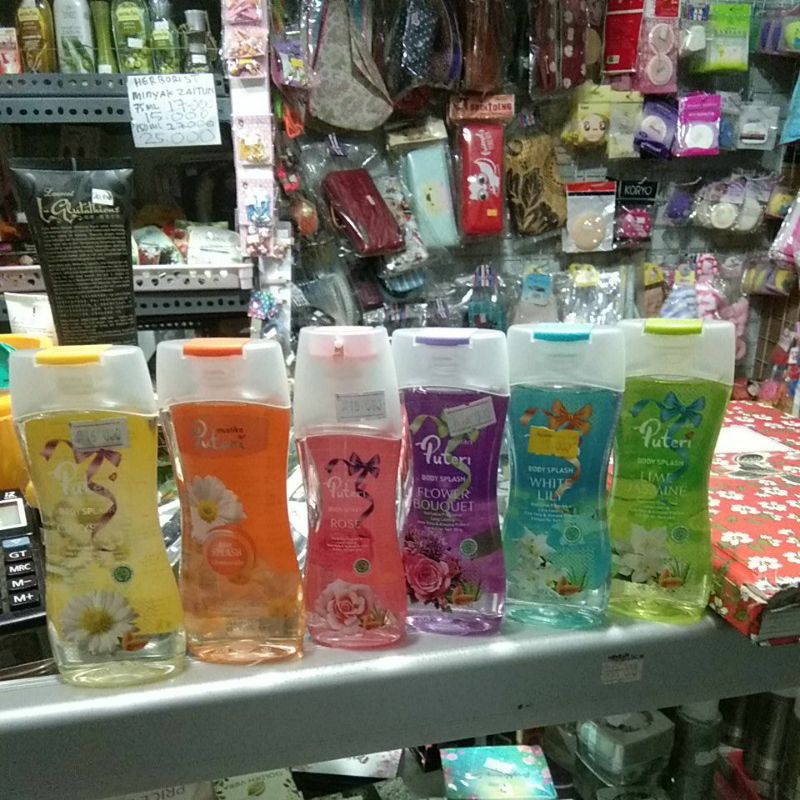 Jual PUTRI BODY SPLASH COLONGE 135 ml dan spray 100ml | Shopee Indonesia