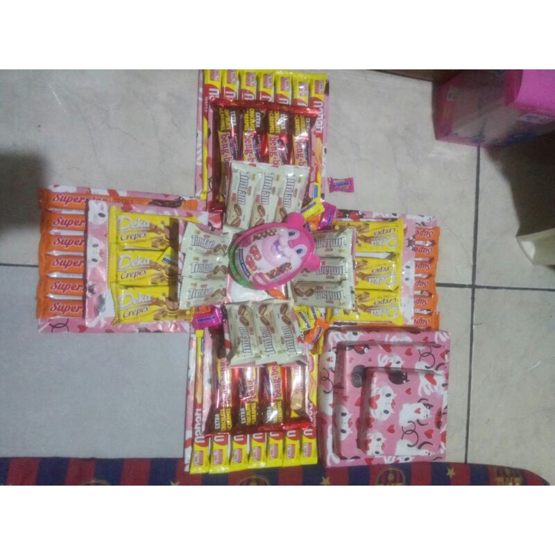 Jual Snack Box explosion Box plus snack (tanpa uang tarik) | Shopee ...
