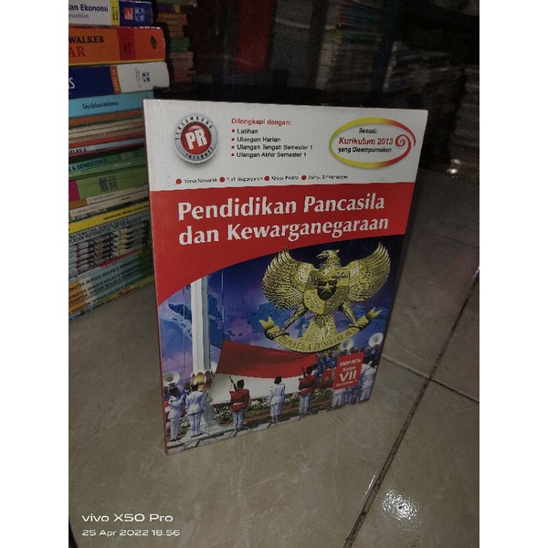 Jual buku PR pendidikan Pancasila dan kewarganegaraan SMP MTS kelas 7 semester 1 | Shopee Indonesia
