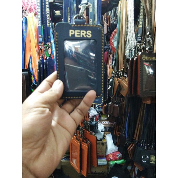 Jual kalung name tag logo PERS / ID CARD KULIT | Shopee Indonesia