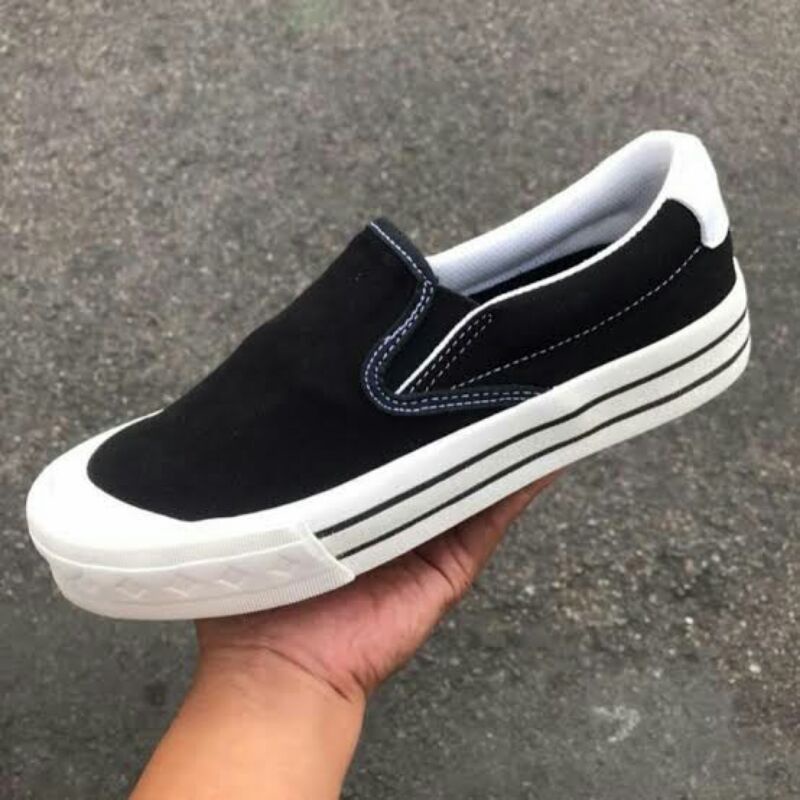 Jual SEPATU COMPASS SLIP ON SZ 39 BNIB | Shopee Indonesia