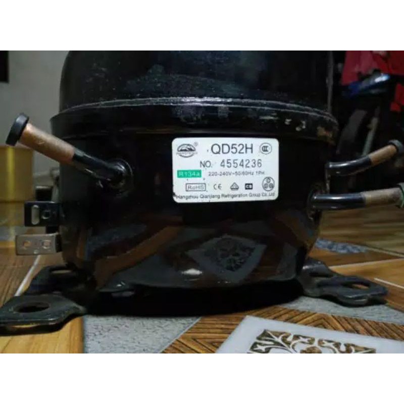 Jual Kompresor kulkas 2 pintu ukuran 1/6pk tipe qd52h freon r134a bisa ...