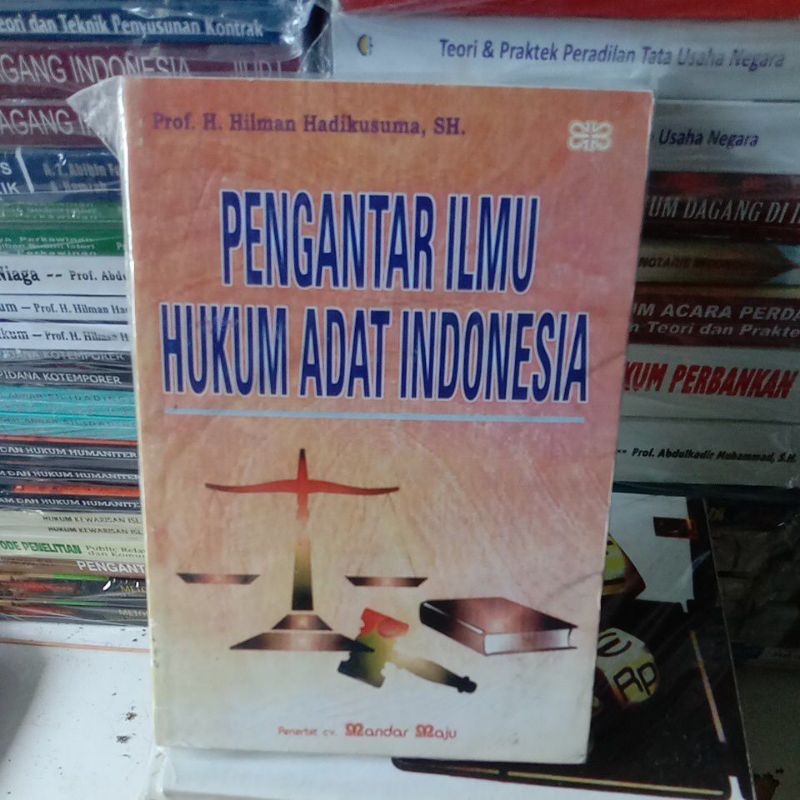 Jual pengantar ilmu hukum adat Indonesia oleh hilman | Shopee Indonesia