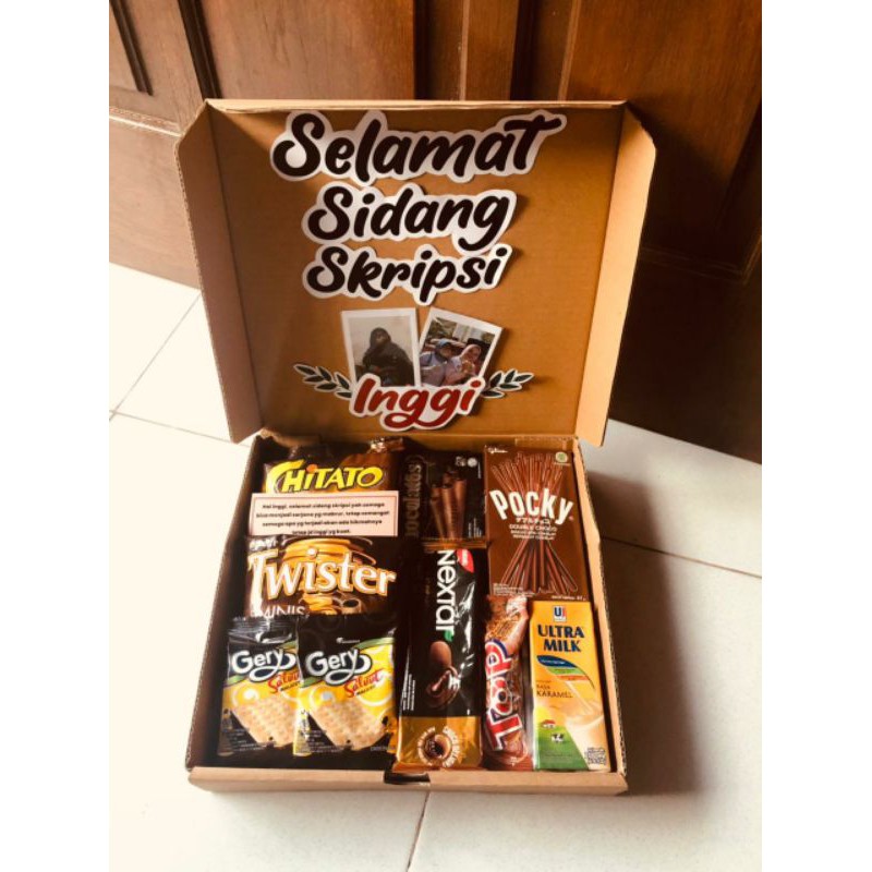 Jual SNACK BOX GIFT BOX KADO SEMPRO KADO WISUDA SKRIPSI | Shopee Indonesia