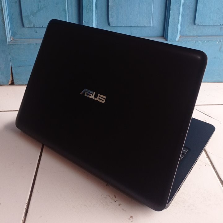 Jual Asus E402Y Hitam RAM4GB Slim Tipis Windows 11 AMD Radeon Laptop ...