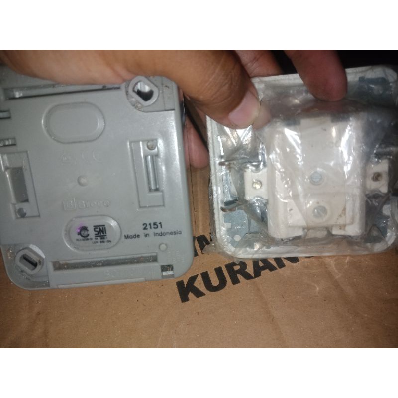 Jual stopkontak tempel broco dan soket antena tv tanam broco | Shopee ...