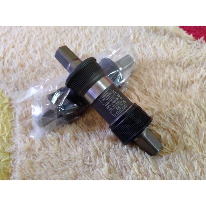 Jual Bottom Bracket Shimano BB Kotak UN26 UN300 Bearing Loncer Seli MTB ...