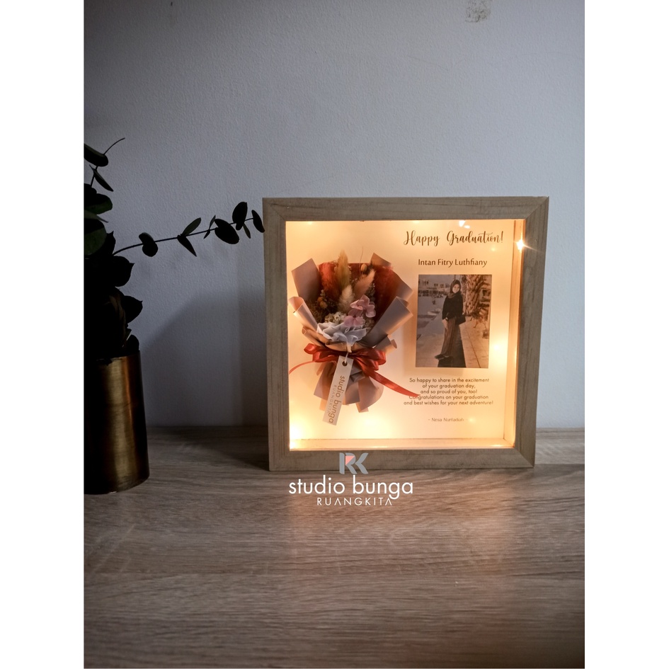 Jual custom frame gift / kado frame buket / kado frame LED | Shopee ...