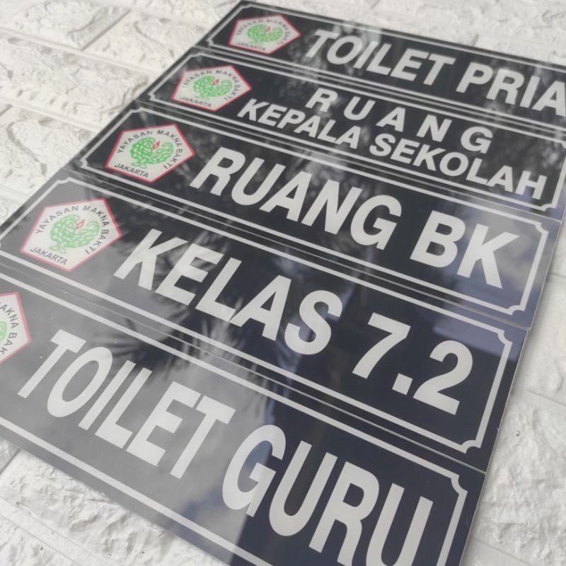 Jual PAPAN NAMA AKRILIK SIGN LABEL ACRYLIC PAPAN COSTUM DESAIN BEBAS ...