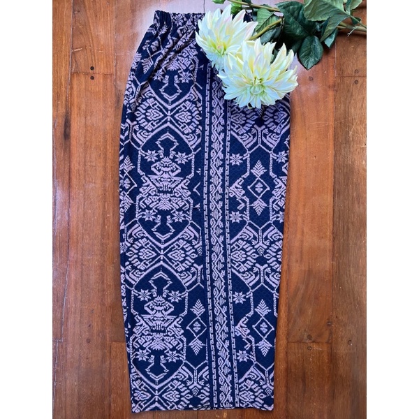 Jual ROK SONGKET BALI DIORAMA KNIT STRETCH WARNA BARU MONOCHROME | ROK ...