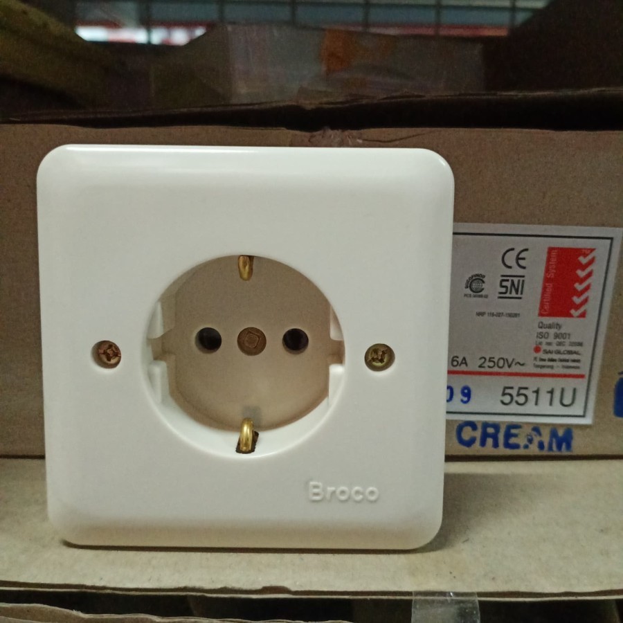Jual STOP KONTAK TANAM BROCO 5511U CREAM | Shopee Indonesia