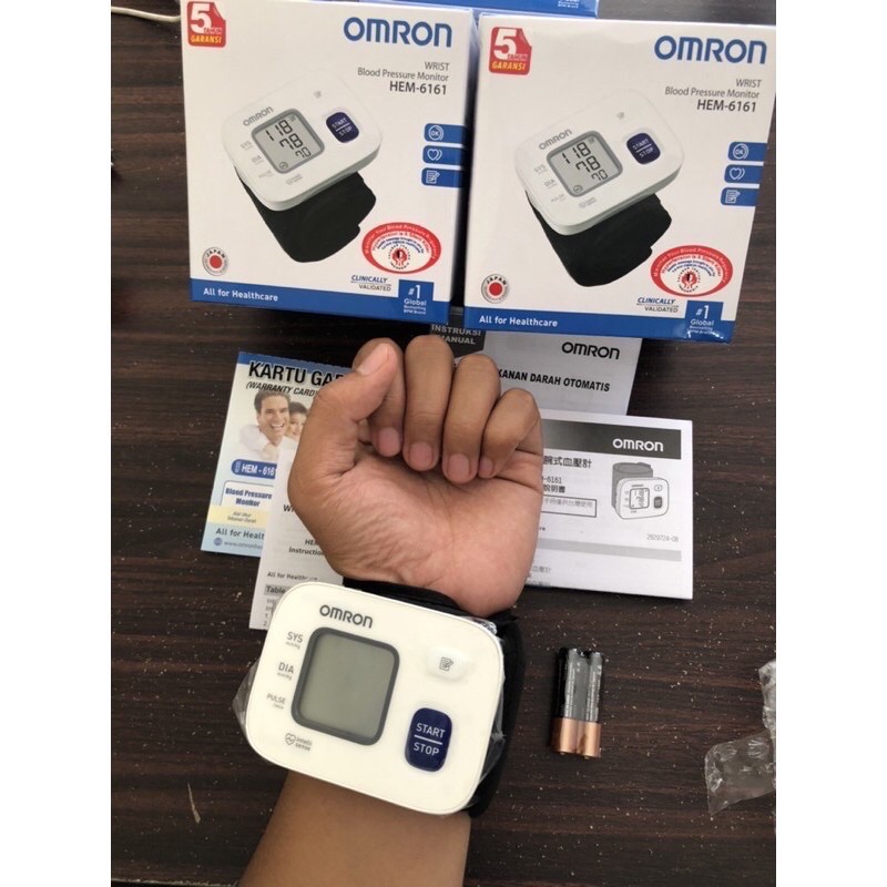 Jual TENSIMETER DIGITAL PERGELANGAN TANGAN OMRON HEM 6161 / OMRON WRIST ...