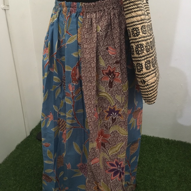 Jual Rok bawahan jumbo - motif batik biru | Shopee Indonesia