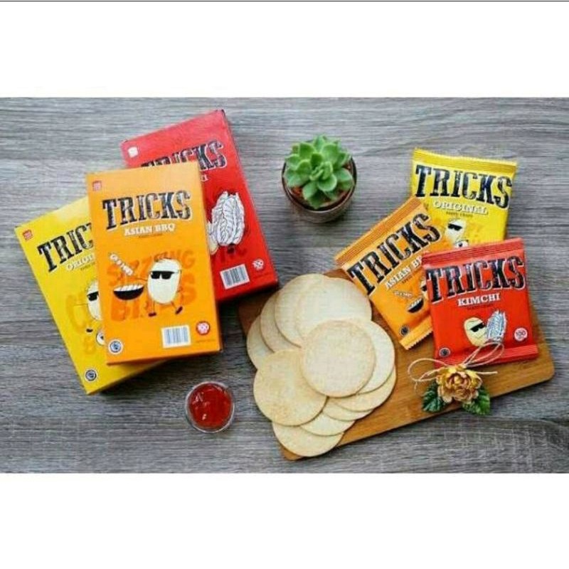 Jual Tricks biskuit kentang potato baked chips, 10pcs x20gram | Shopee ...