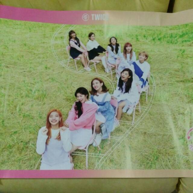 Jual POSTER OFFICIAL TWICE | Shopee Indonesia