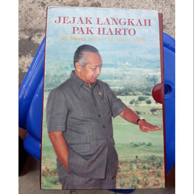 Jual Jejak Langkah Pak Harto . | Shopee Indonesia