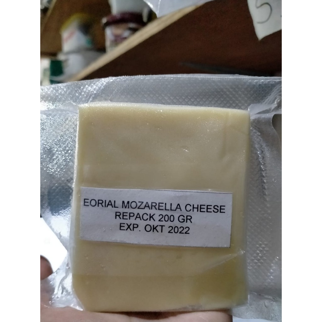 Jual Keju Eurial Mozarella Cheese Rep 200gr - Keju Gosend/Grab Only ...