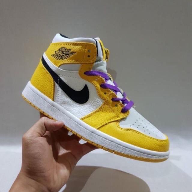 Jual Sepatu Basket - Nike Air Jordan 1 Retro High 8 Colors - PRM ...