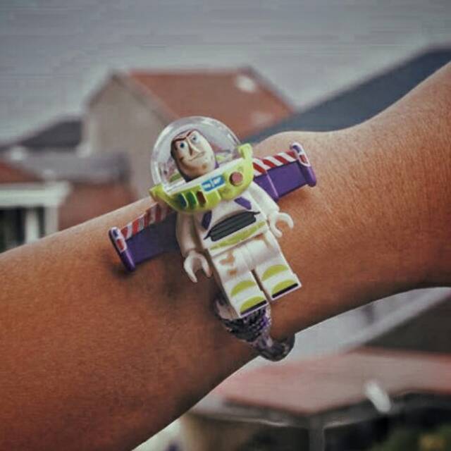 Jual BUZZ LIGHTYEAR - Minifigures bracelet | Shopee Indonesia