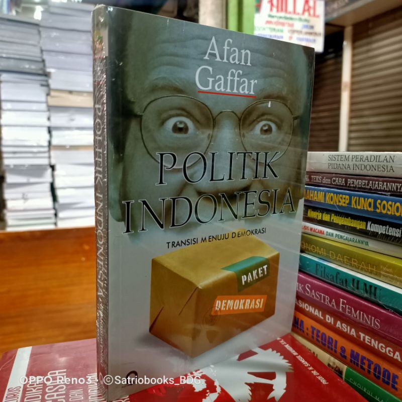 Jual POLITIK INDONESIA. Transisi Menuju Demokrasi. AFAN GAFFAR ...