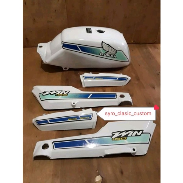 Jual BODI SET TANGKI WIN 100 WARNA PUTIH | Shopee Indonesia