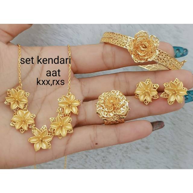 Jual Set replika bunga Kendari lapis emas 18k. persis sperti emas mewah ...