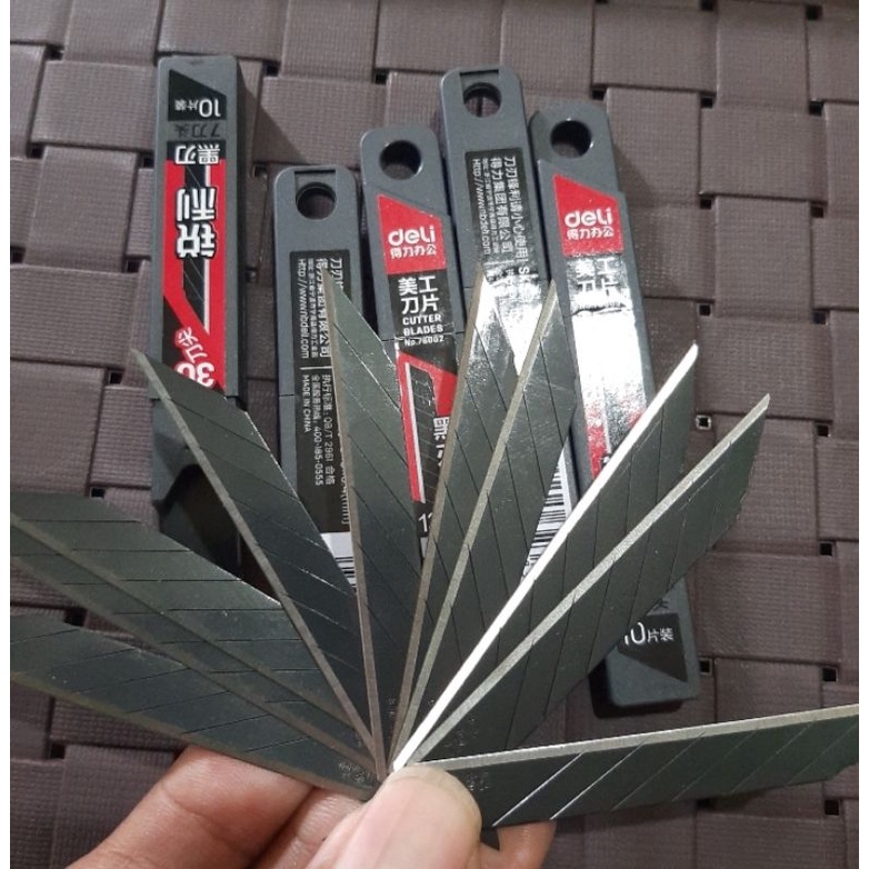 Jual DELI Isi Cutter Black Blade 30 Derajat (1pack = 10 pcs) | Shopee ...