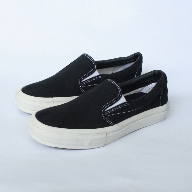 Jual SEPATU POLOS SLIP ON NO BRAND TOP SELLER / Slip on terlaris ...
