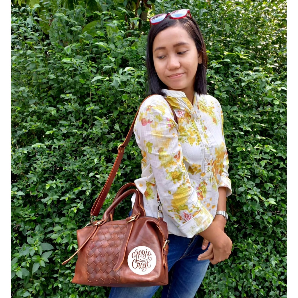 Jual Tas Kulit Speedy Lina Anyam Miring - Coklat mUDA | Shopee Indonesia