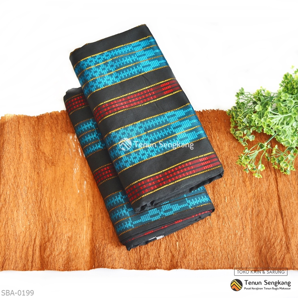 Jual Sarung Bugis Sutra Makassar Tenun Asli Biru Hitam Merah Gold ...