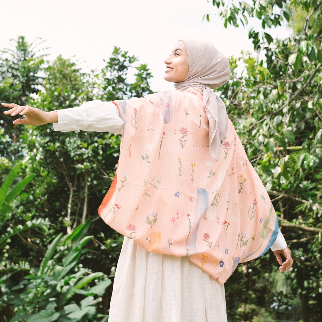 Jual Wildflower in Peach | Outer Multiway Scarf | Outer | Kain | Outer ...