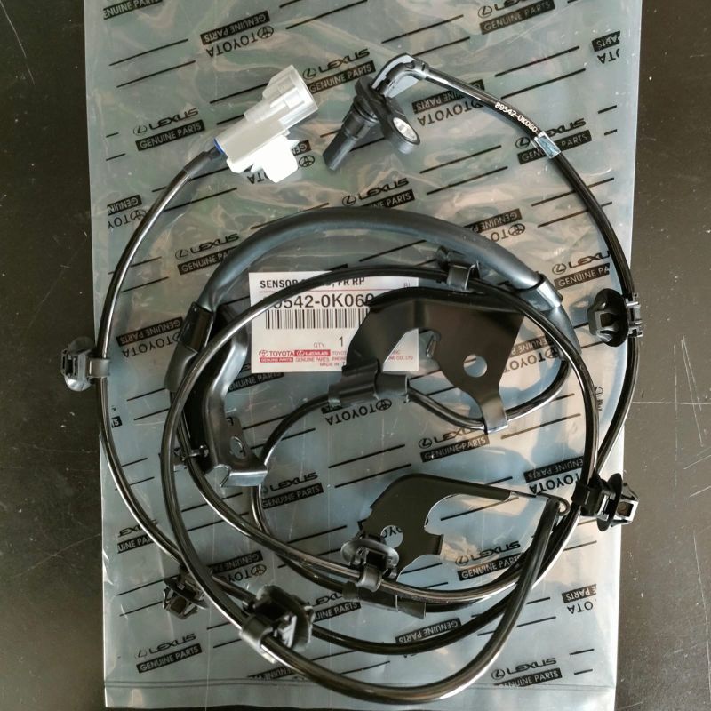 Jual sensor abs sensor speed fortuner vrz hilux revo depan belakang kirikanan | Shopee Indonesia
