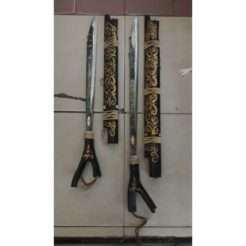 Jual Mandau Senjata Khas Dayak Kalimantan Gagang Cabang Asli | Shopee ...