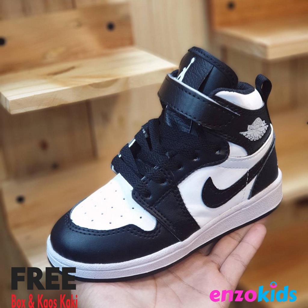 Jual Sepatu jordan anak laki-laki sneakers basket jordan black white ...