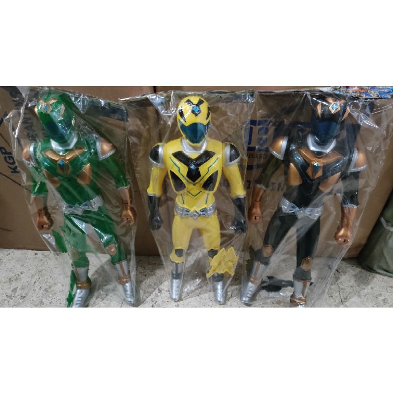 Jual mainan figure diecast ukuran BIG JUMBO power ranger nyala dan ...
