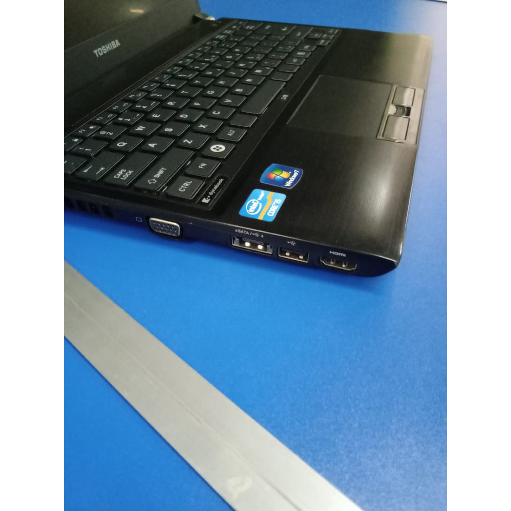 Jual Toshiba R830 R731.. core i7 gen 2. ssd 128 camera wifi slim mulus ...