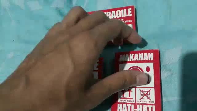 Jual STIKER FRAGILE LABEL FRAGILE DAN MAKANAN JANGAN DIBANTING PECAH ...