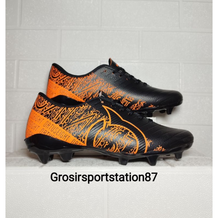 Jual Ortus & Specs !! Sepatu bola Jumbo 44-46 Big size Good Condition ...