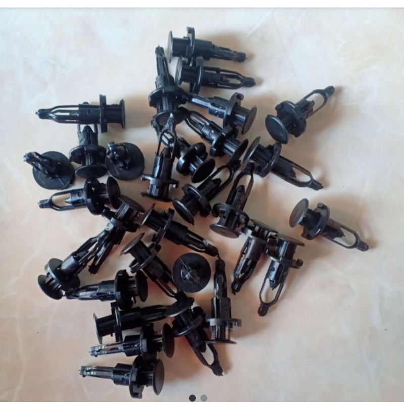 Jual kancing clip bemper Innova Alphard Fortuner Mitsubishi expander ...