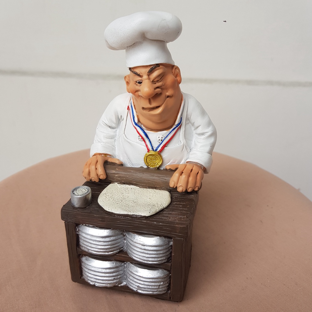 Jual patung orang miniatur karakter chef membuat adonan menggulung ...