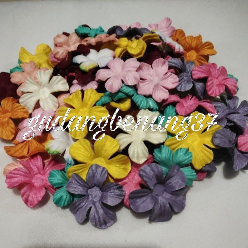 Jual Bunga hana sakura mini 3cm | Shopee Indonesia