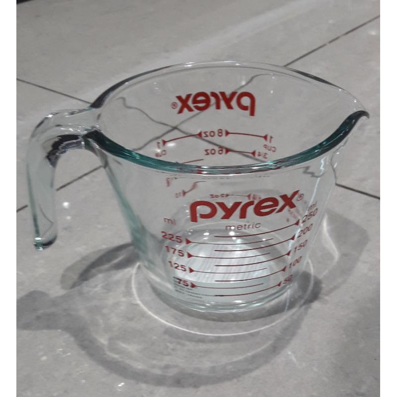 Jual PYREX MEASURING CUP 250ML | Shopee Indonesia