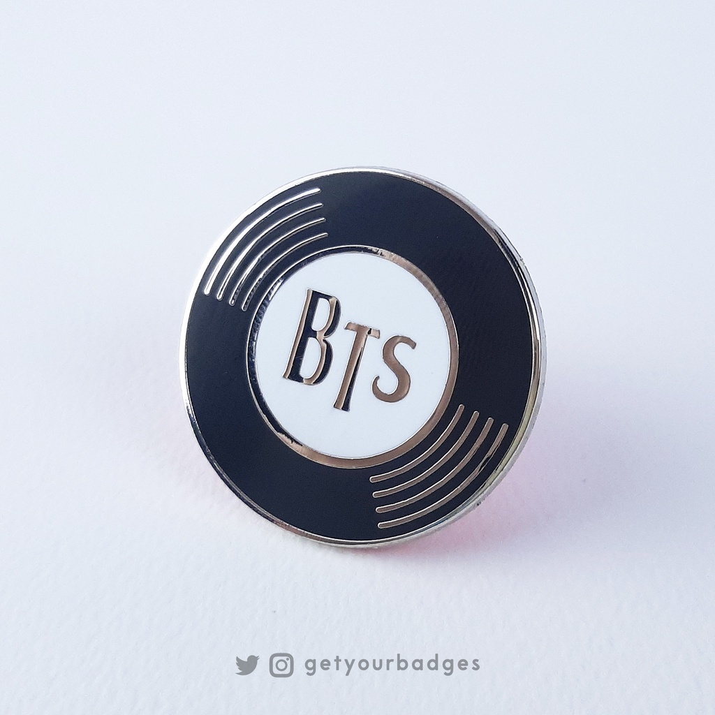 Jual BTS VINYL HARD ENAMEL PIN | Shopee Indonesia