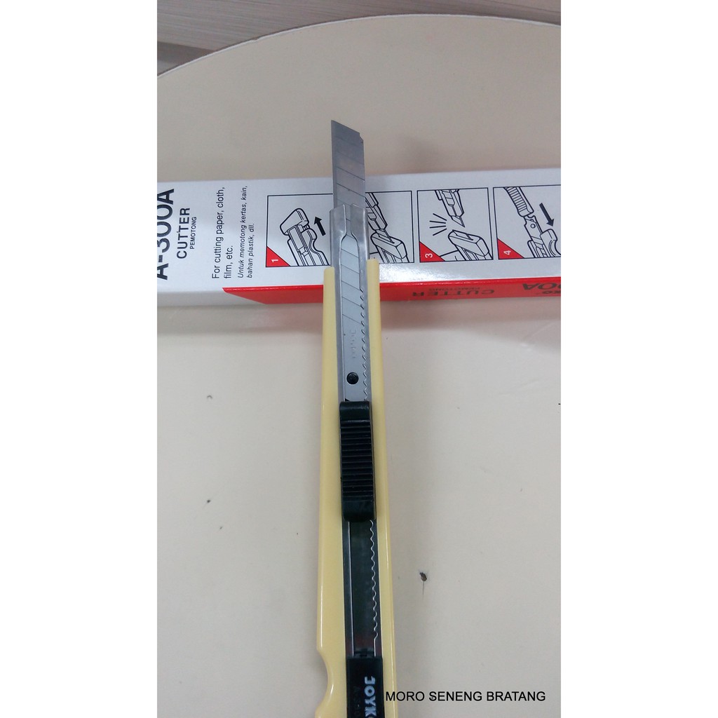 Jual cutter kecil JOYKO A-300A silet pemotong kertas alat kantor ...