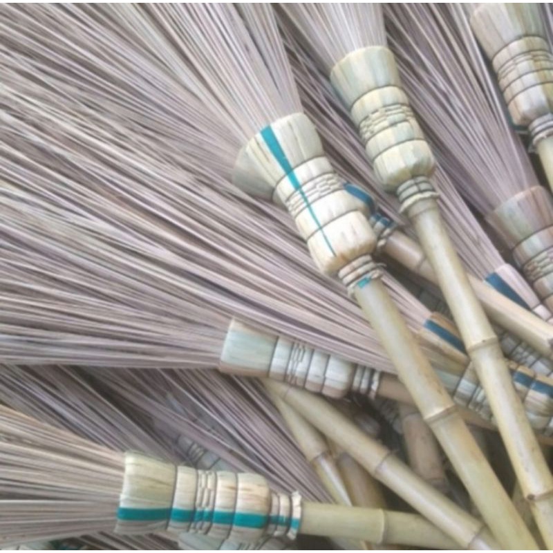 Jual Sapu lidi super gagang kayu atau bambu terlaris, kokoh dan awet b ...