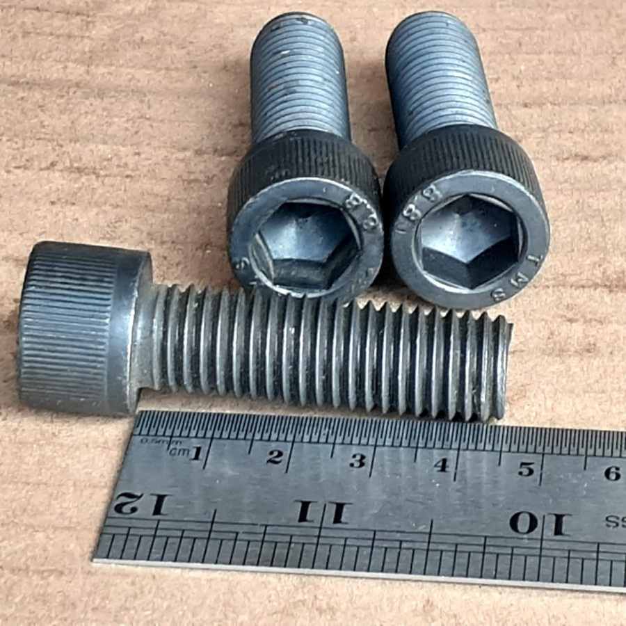 Jual BAUT L BAJA M14 X 45 / BAUT L M14 X 45 / BAUT L M14X45 BAJA HITAM ...