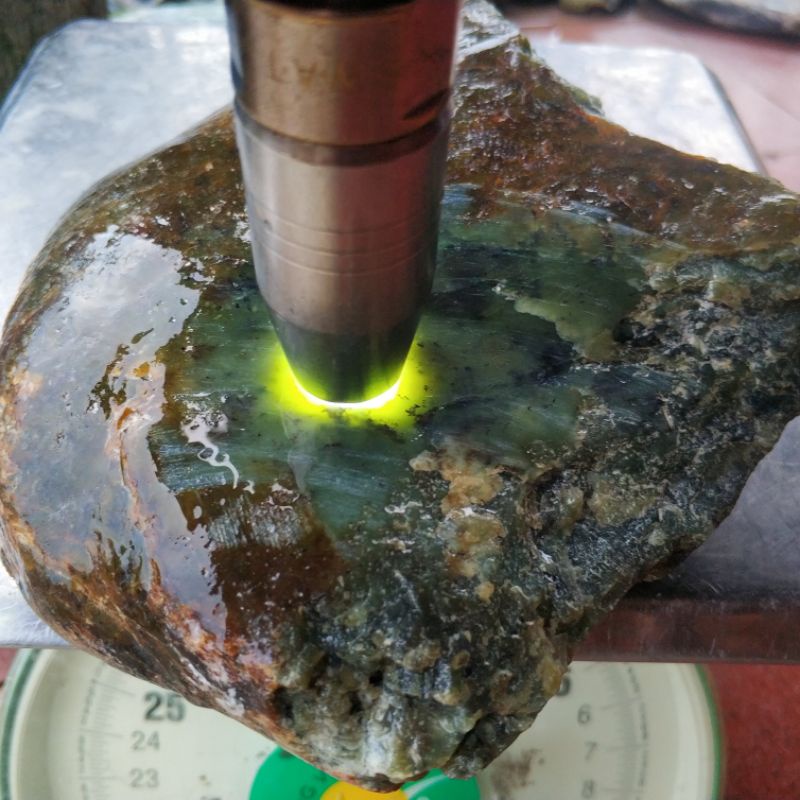 Jual Batu Giok Nephrite 1.5kg | Shopee Indonesia