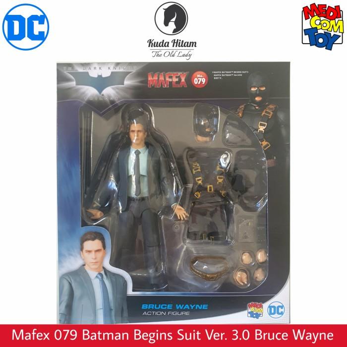 Jual Mafex 079 Bruce Wayne Batman The Dark Knight Trilogy | Shopee ...