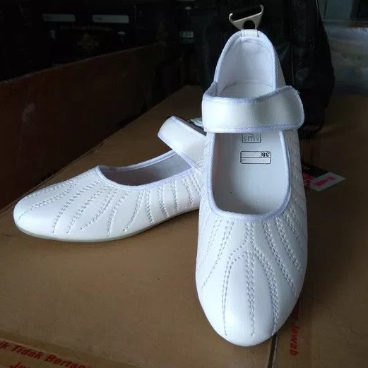 Jual Sepatu Haji Umroh - Perlengkapan Haji - Perlengkapan Umroh ...