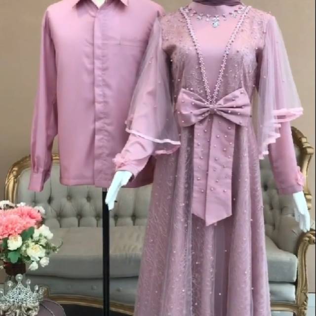 Jual Gaun brokat Gaun Akad Gaun couple by Mecca | Shopee Indonesia